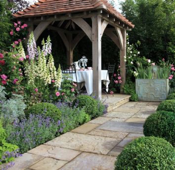Antique Style Paving - Creating an Instant Aged Appeal
